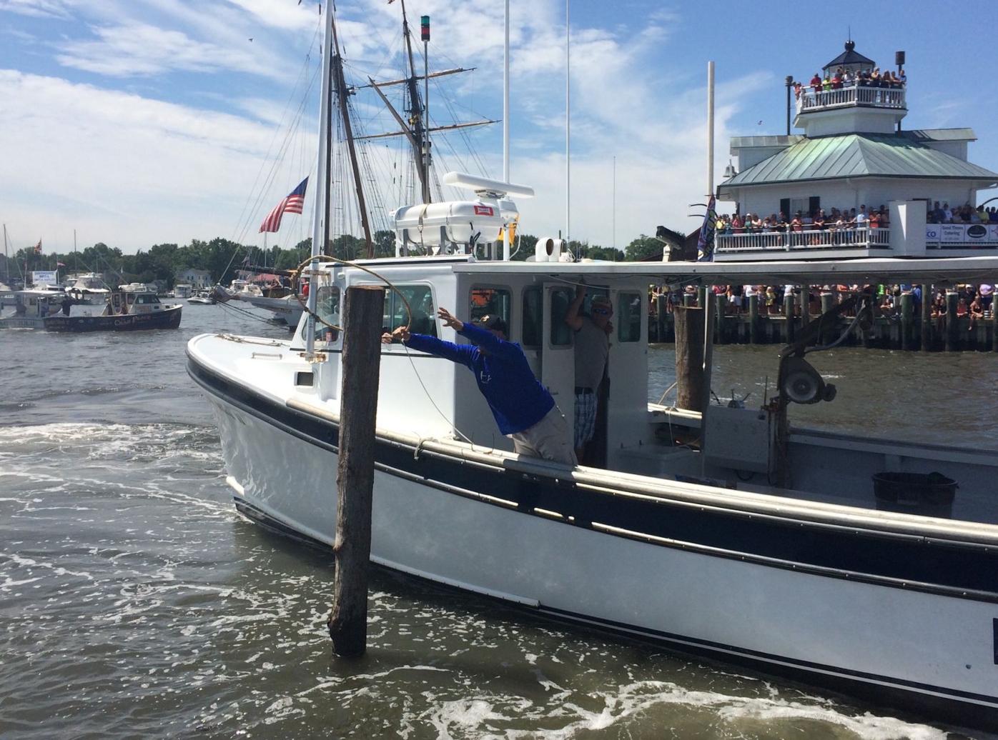 Crowd is all aboard for boat docking competition | Local | stardem.com