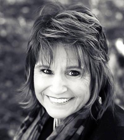 Medium Debbie Wojciechowski coming Saturday to Stoltz | Arts | stardem.com