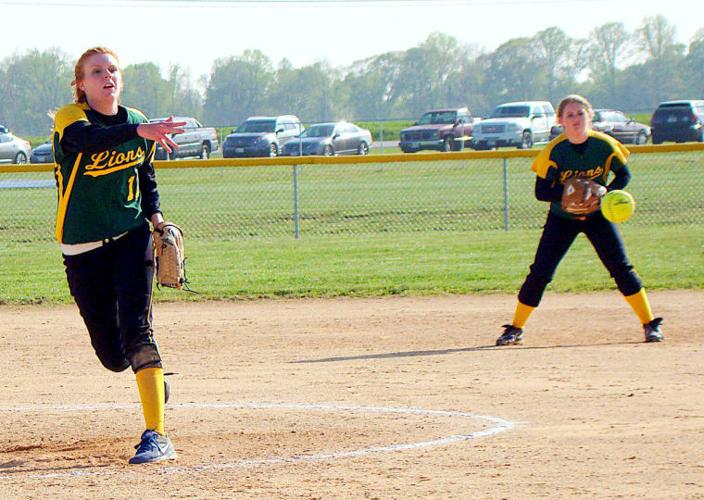 Lions prey on errors, earn sixth straight win | High Schools | stardem.com