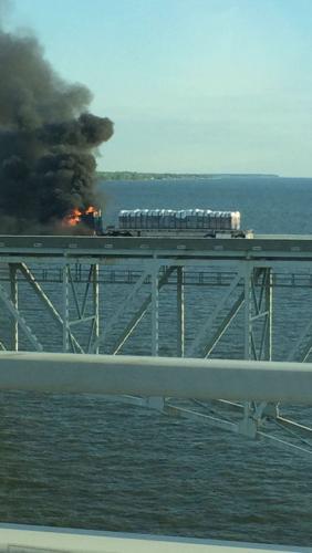 Tractor-trailer fire closes eastbound Bay Bridge | Local | stardem.com