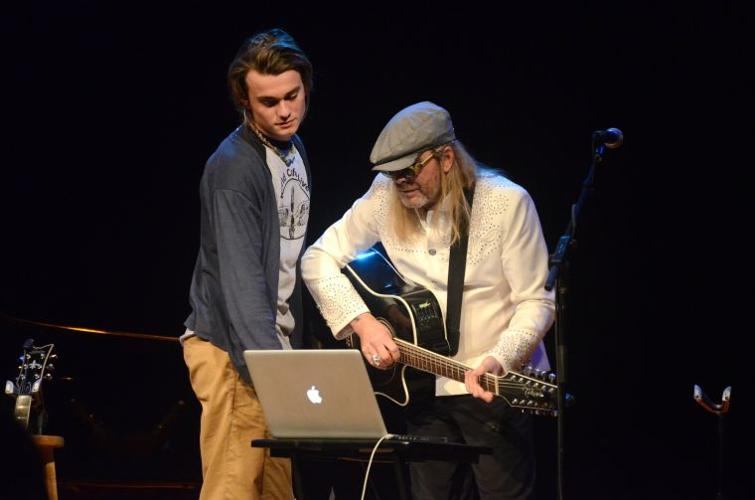 Cheap Trick's Robin Zander goes solo at the Avalon | Photos | stardem.com