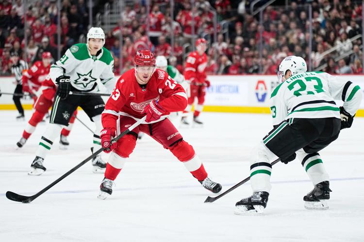 Larkin gets tying goal late in 3rd and winner in OT as Red Wings beat ...