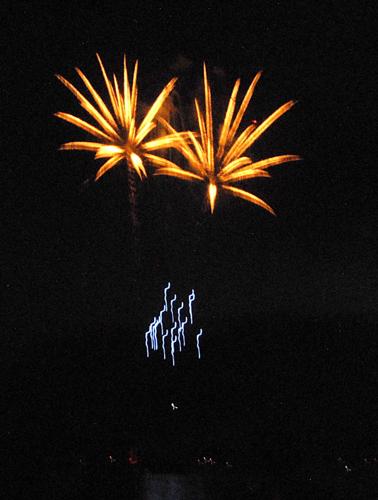Fireworks light up Oxford | Local | stardem.com