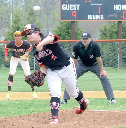 Colonel strikes early, hangs on late | Sports | stardem.com