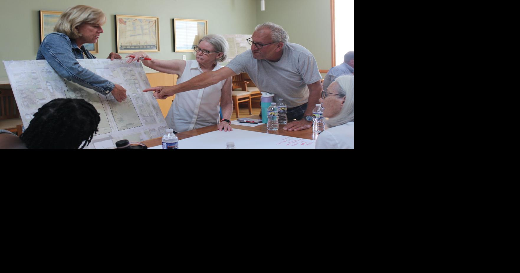 Residents share ideas, concerns at Easton Crossing development ...