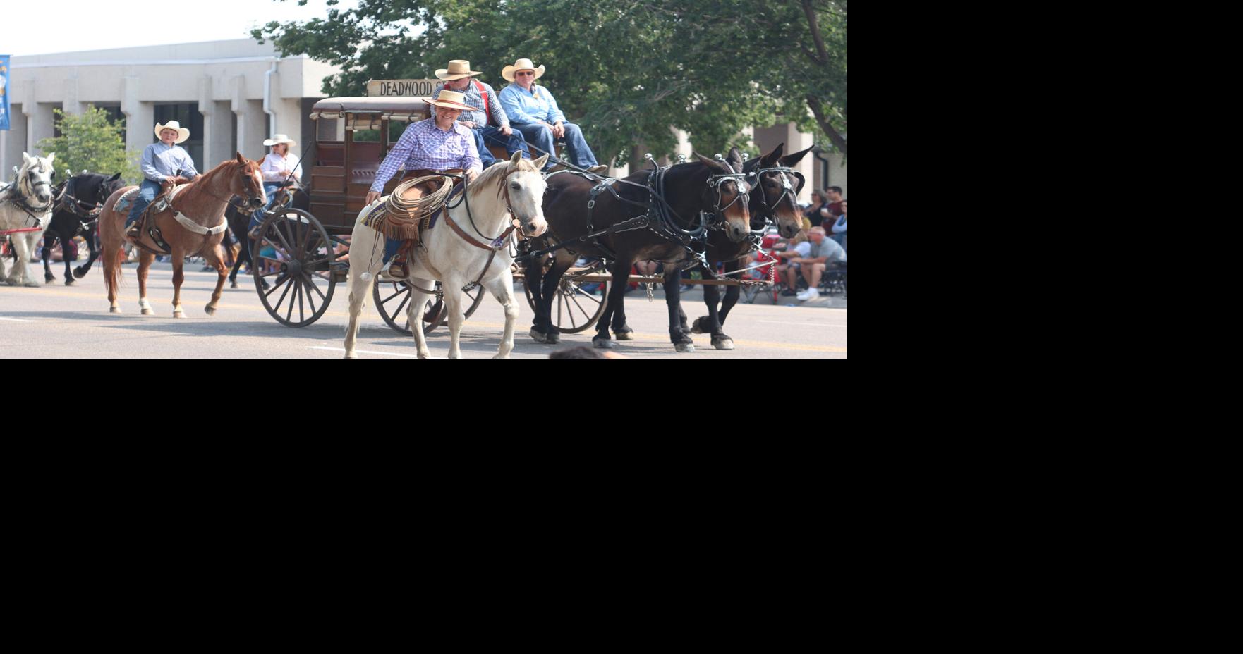 Candy welcomed back to 103rd annual Oregon Trail Days parade