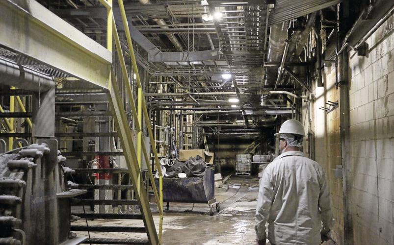 Western Sugar employees give tour of Scottsbluff factory