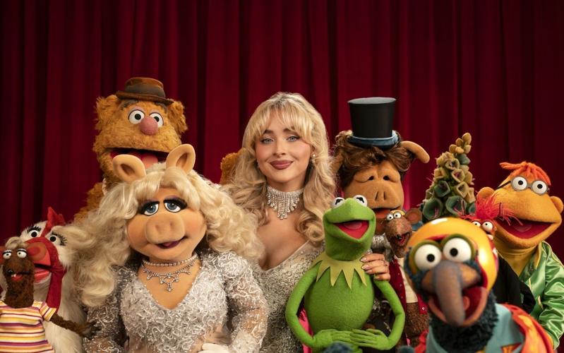 Seth Rogen's 'Muppet Show' stars originals, Carpenter