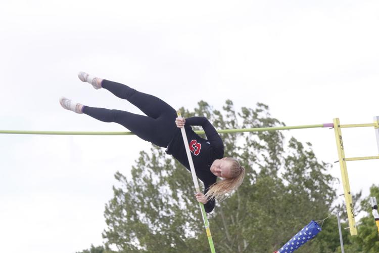 Sidney's Kaiser, Knobbe both medal in Class B boys high jump