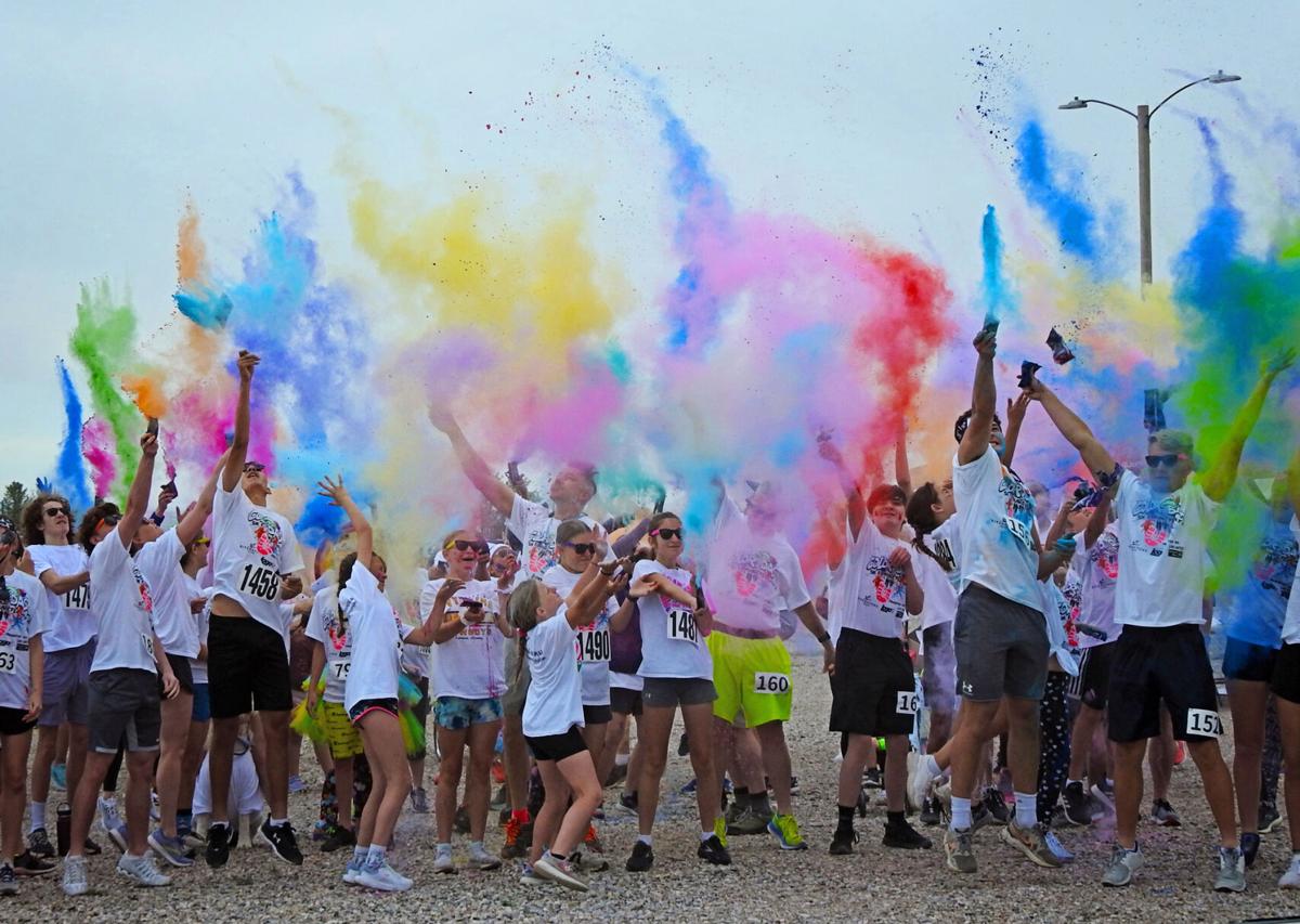 Color Splash: Over 200 run for United Way Color Dash