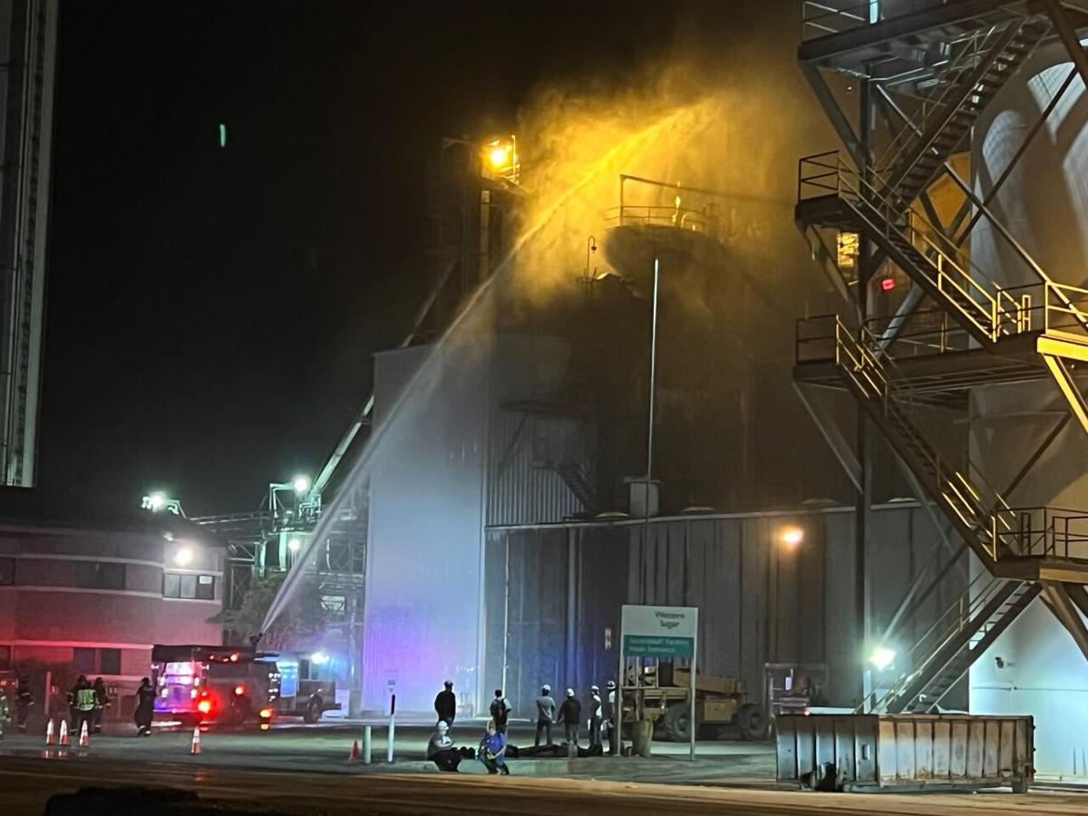 Firefighters respond to Sugar Factory fire