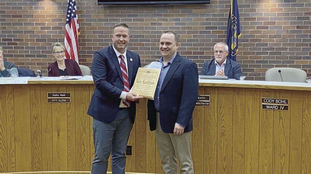 Gering City Council swears in new mayor, council member