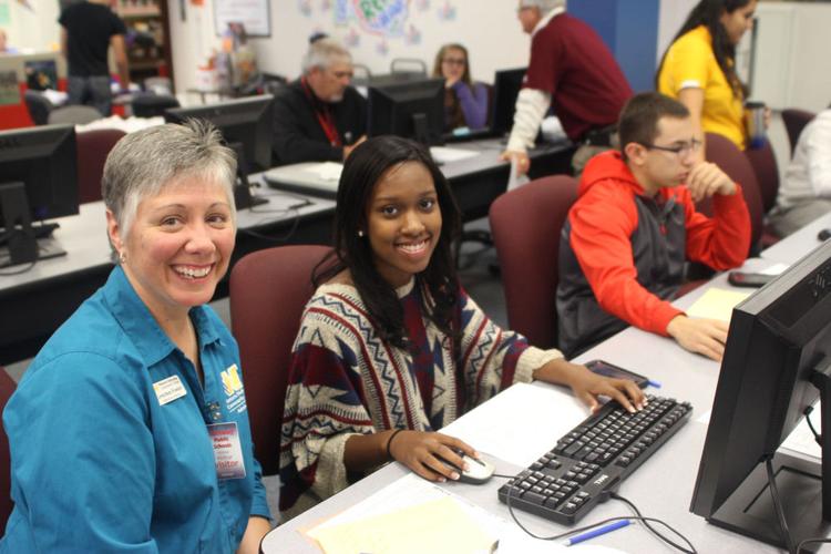 Scottsbluff High School administers day to apply for college