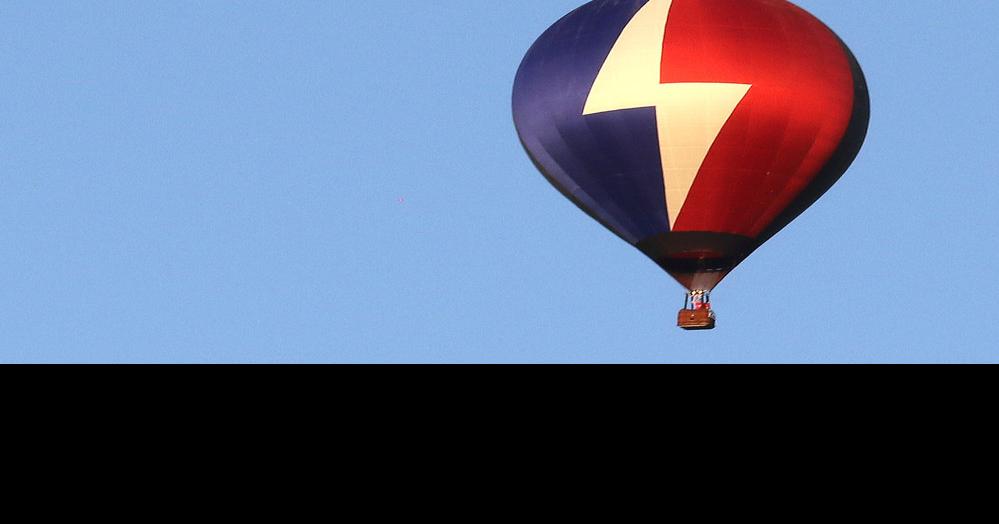 Balloonist Jim Cusick strategizes for competition during Hot Air ...
