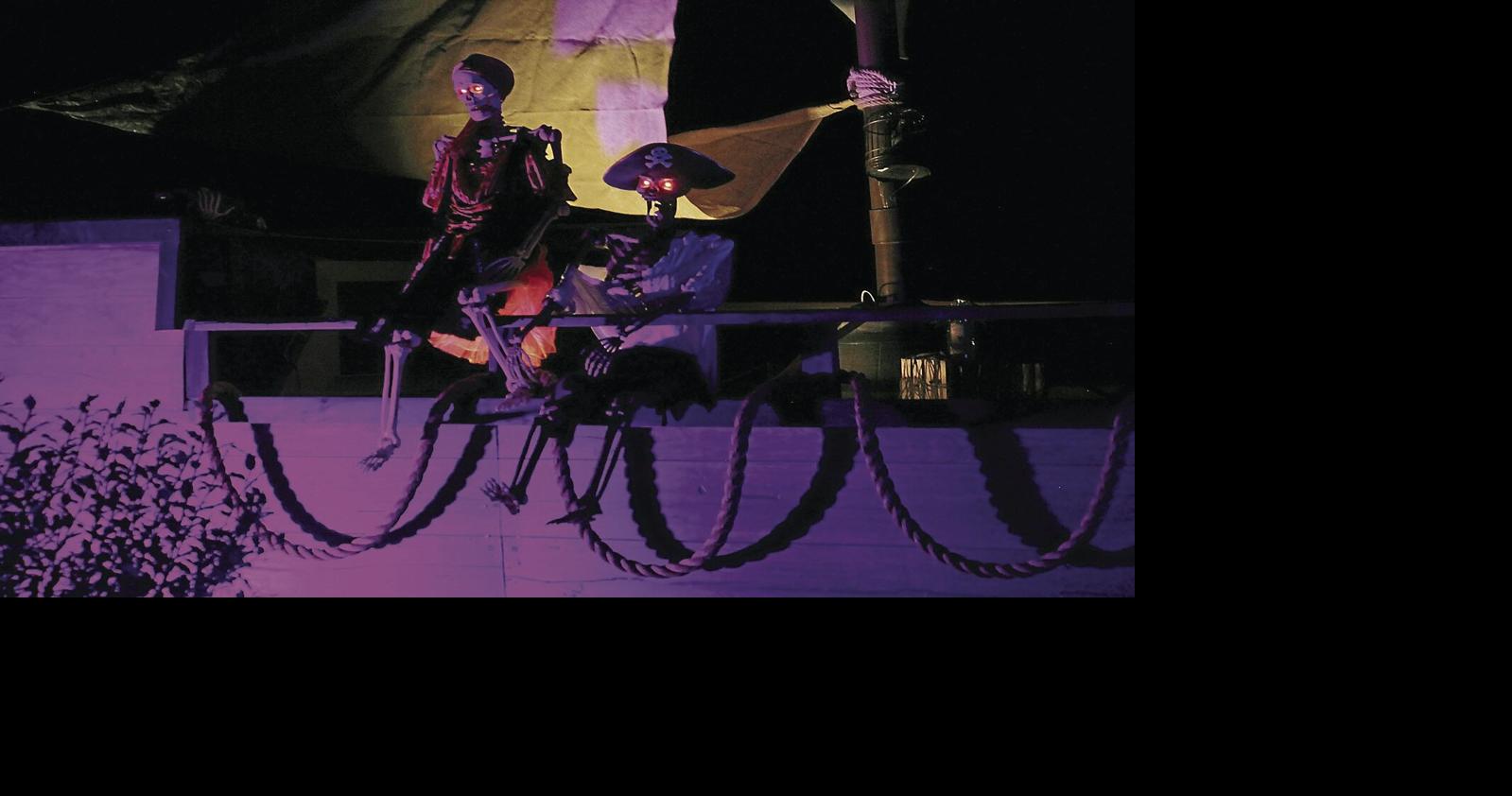 Skeleton pirates bring families, community together for Halloween