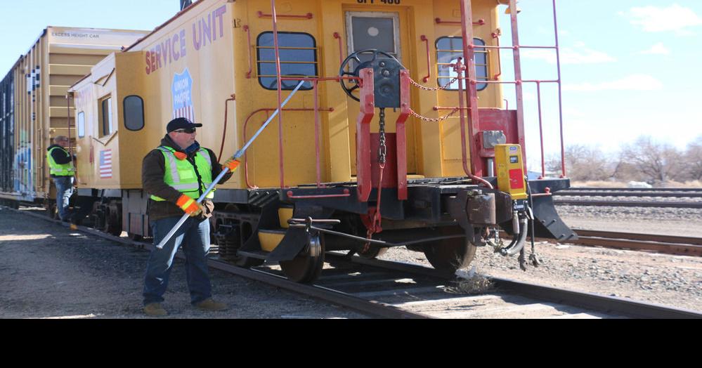 'Look, Listen, Live': Union Pacific, Gering police monitor motorists ...