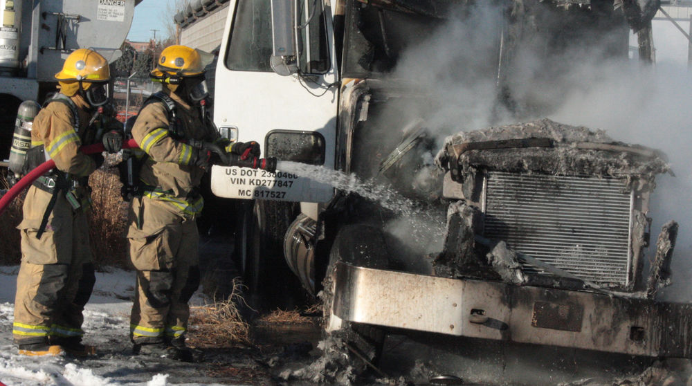 Gering firefighters respond to truck fire, semi totaled