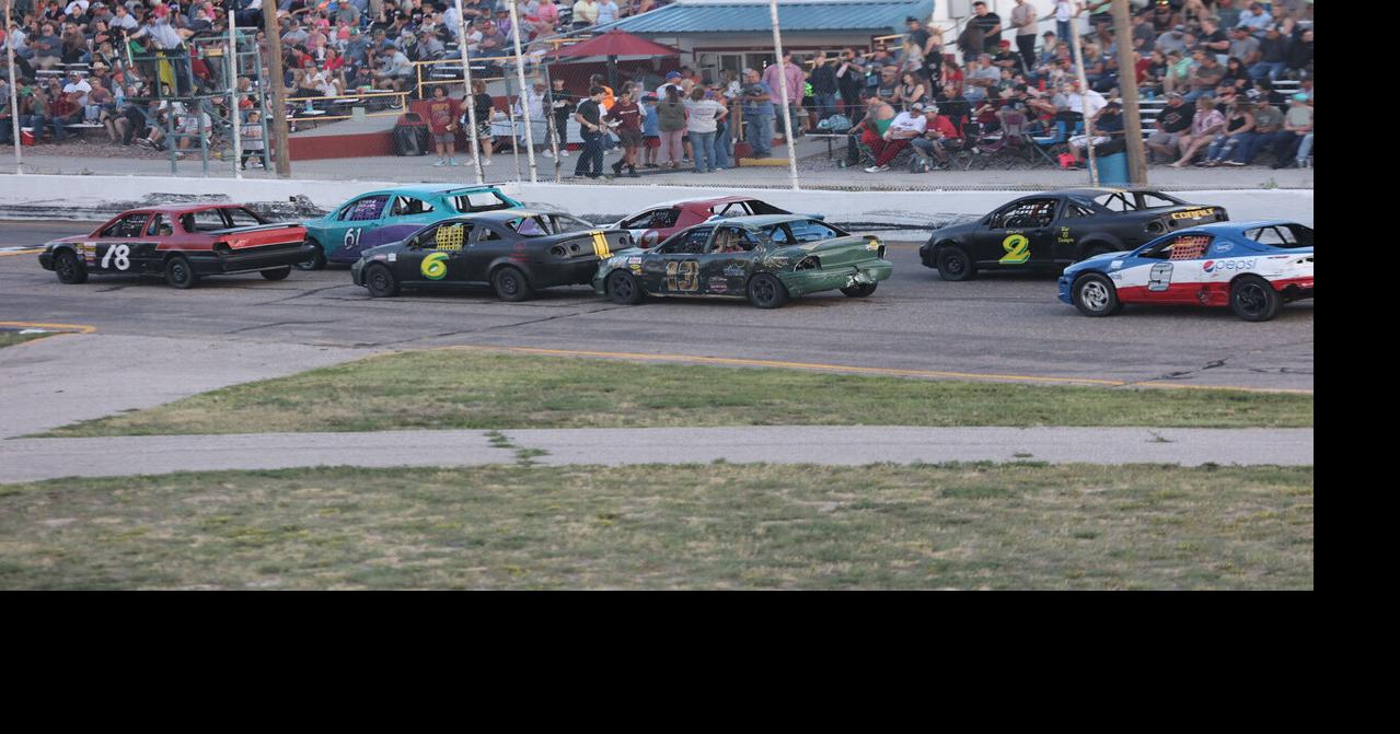 Large crowd turns out at HiWay 92 for holiday night of races