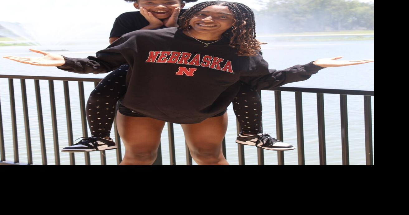 Jayden Robinson commits to Nebraska volleyball's 2026 class