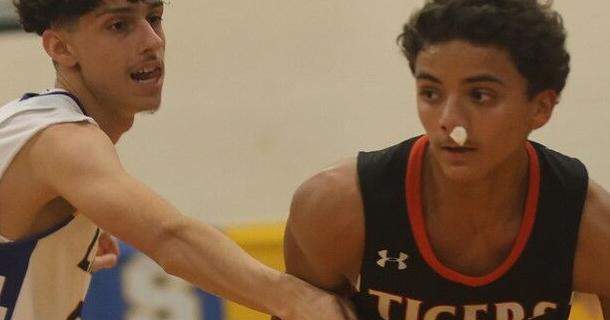 Scottsbluff boys hit 14 3-pointers in home win over Kearney