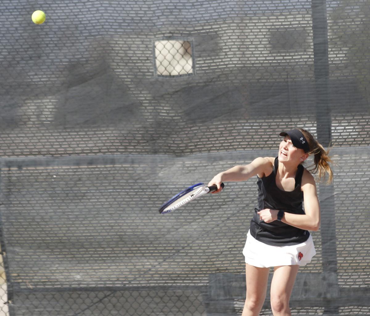 A Smashing Hit, Bewley following in her sister’s footsteps in tennis