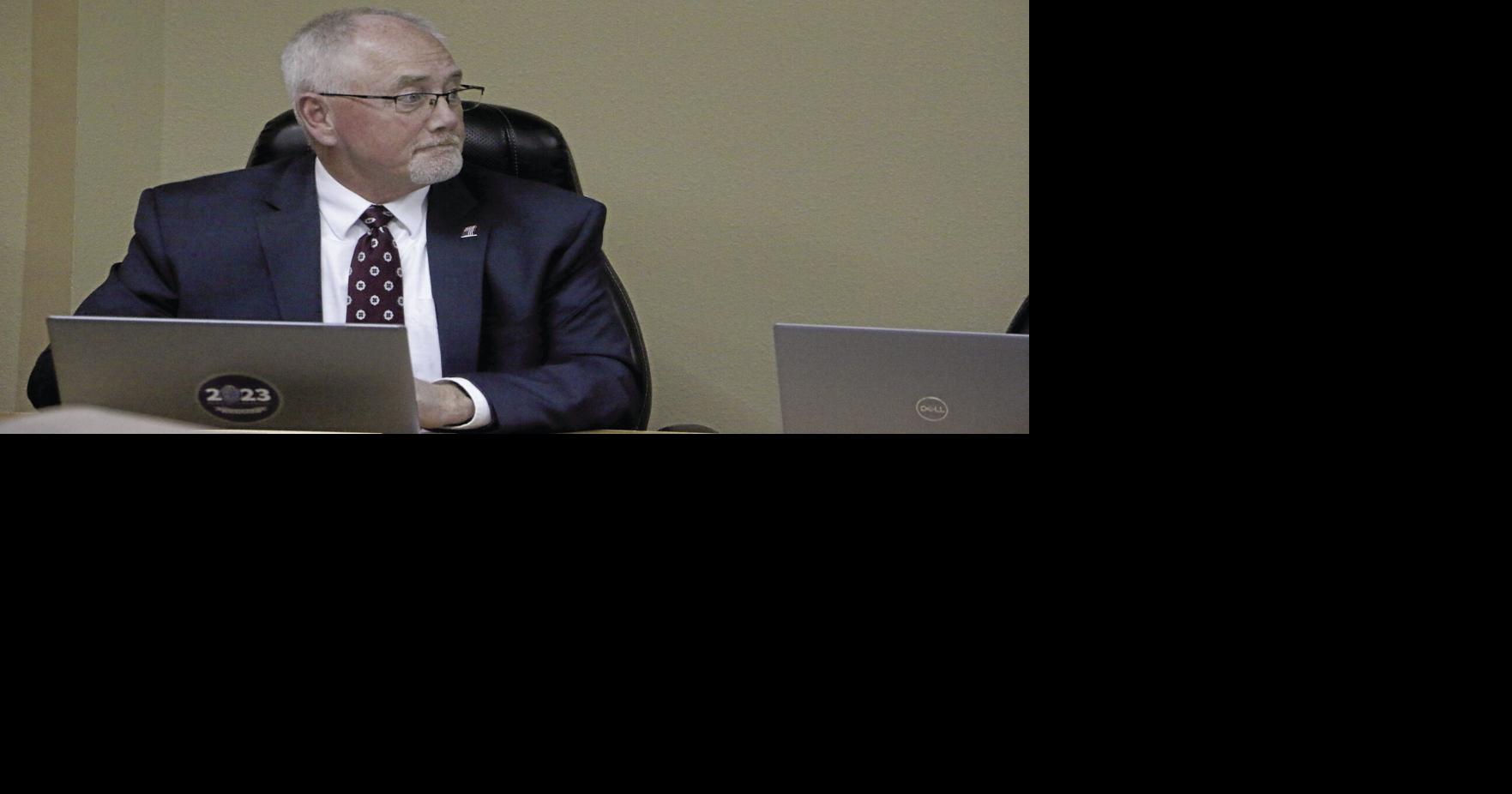 Scottsbluff council commends city manager during review