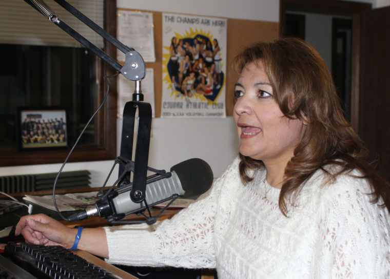 Locutora de la radio viviendo un sueño