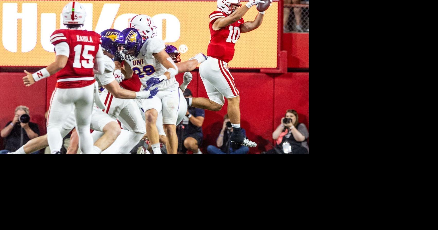 As Nebraska moves up and Illinois enter poll, 400th straight sellout ...