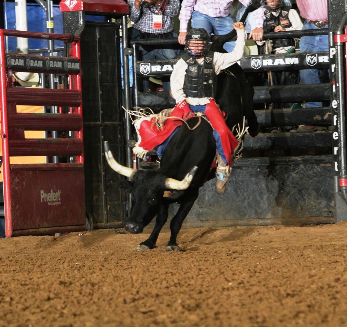 Mesquite Arena hosts winter classic rodeo | News | starlocalmedia.com