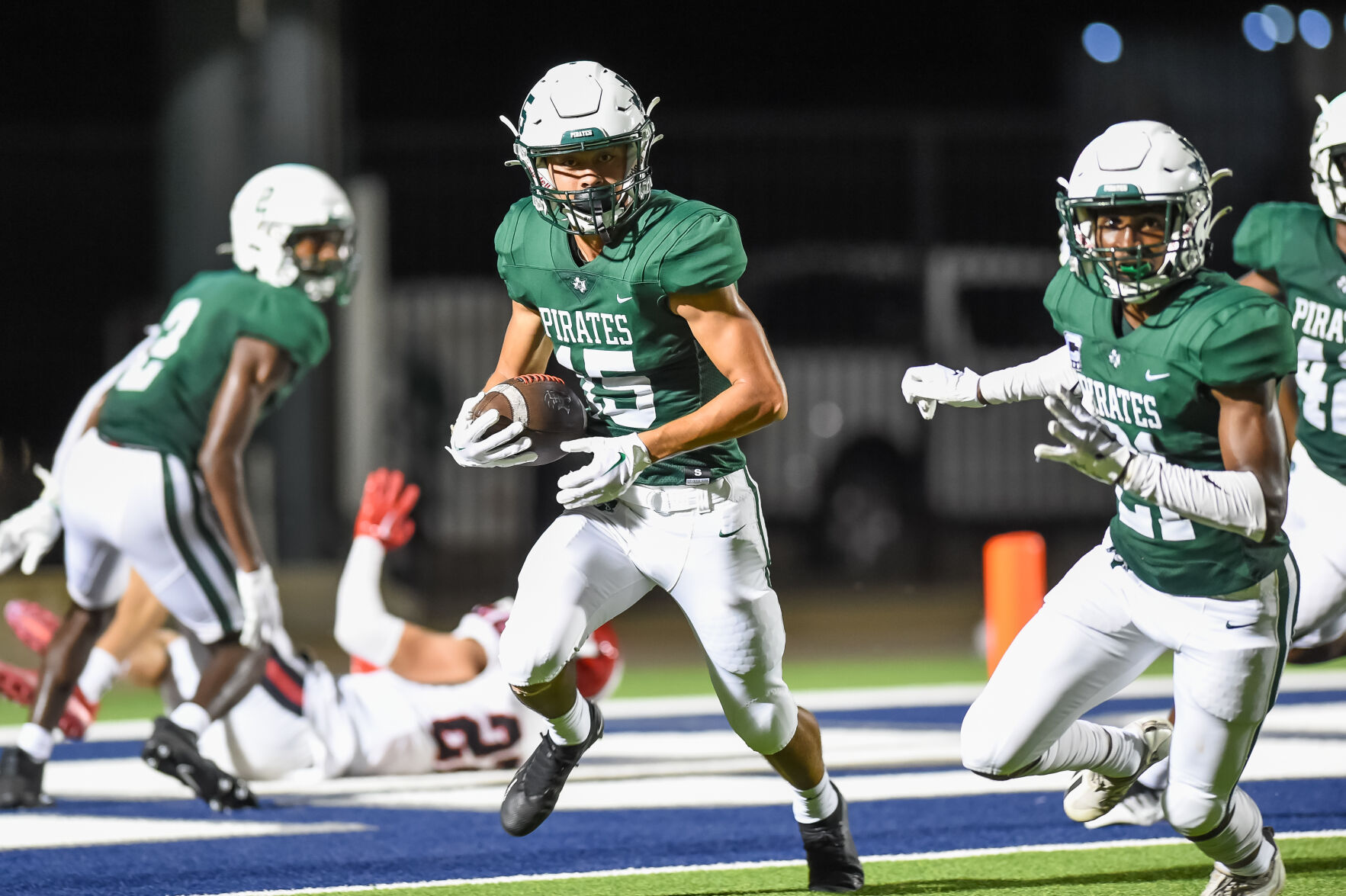 7-5A Division II Football: Pirates open district with win over ...