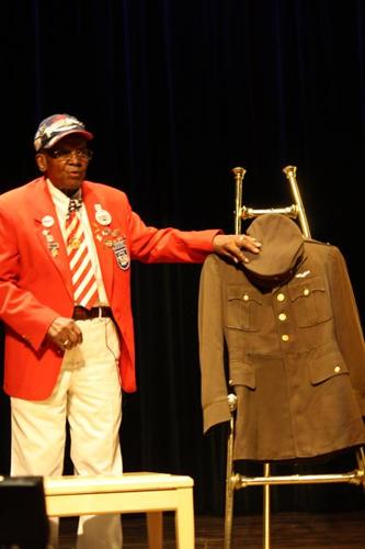 Hometown hero: Tuskegee Airman speaks at library | Allen American ...