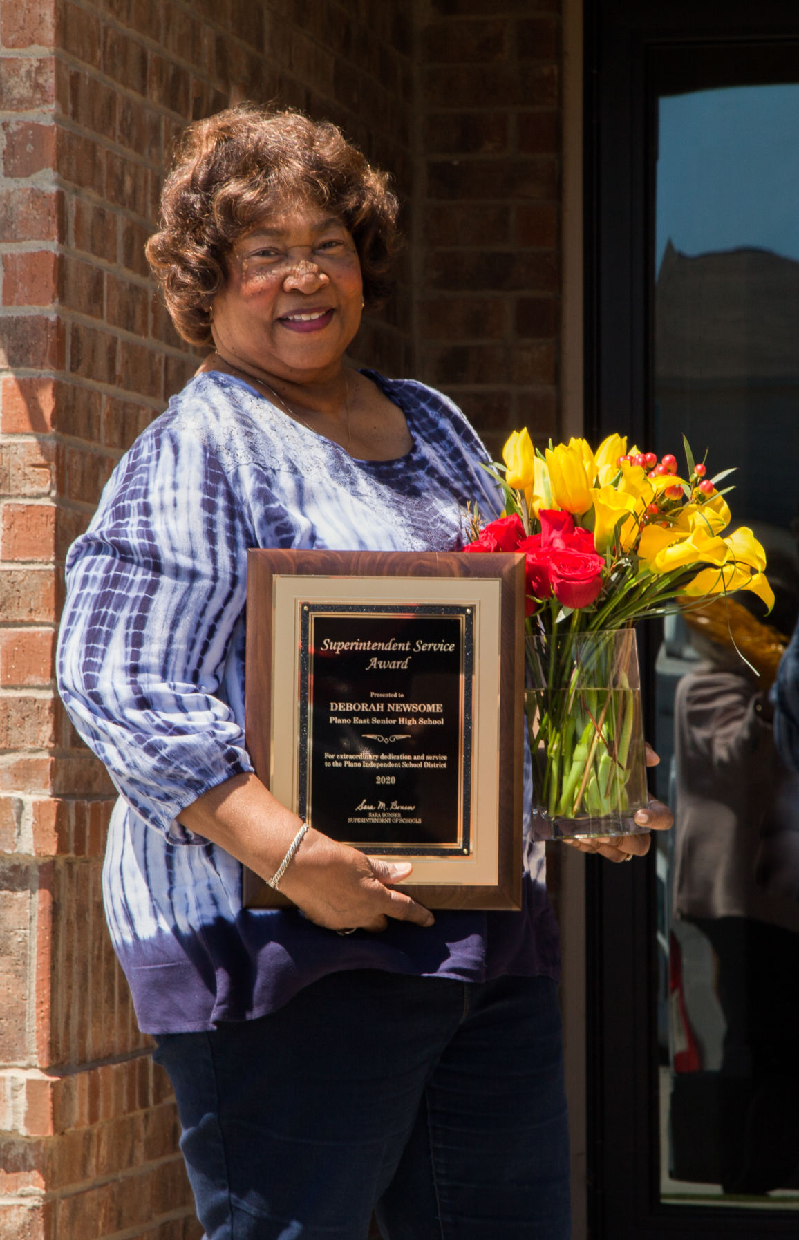 Plano ISD awards staff members in their driveways | Homepage ...