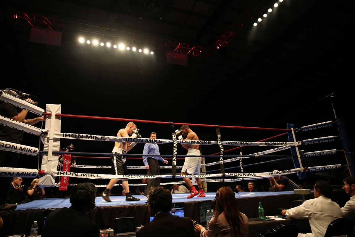 Boxing event packs Mesquite Arena | News | starlocalmedia.com