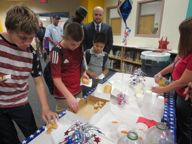 Rowlett's Cullins-Lake Pointe Elementary invites veterans to breakfast ...