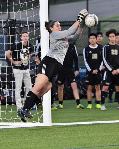 Sachse follows familiar formula to playoff-opening win over W.T. White ...