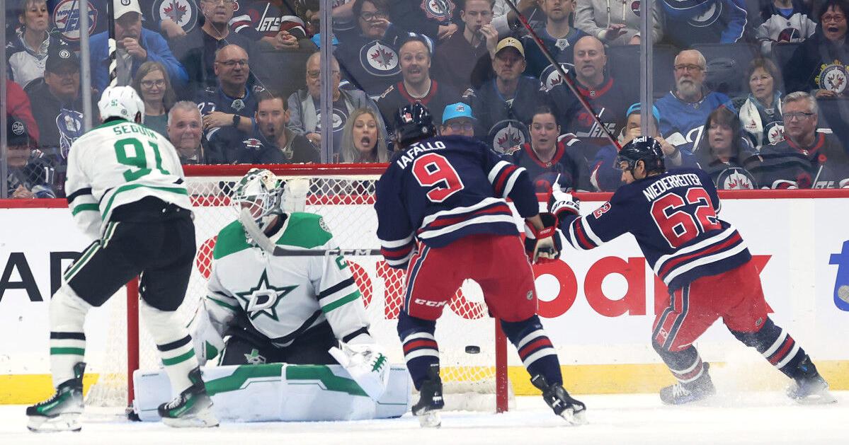 Jets Fans Taunt Stars' Oettinger As Dallas Loses For Third Time In ...