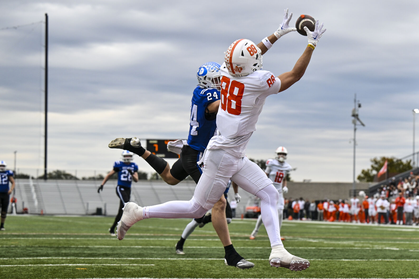 Despite injury to star QB, Celina takes care of Decatur in regional ...