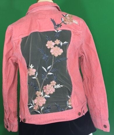 How Prosper artist Sue Burt is honoring local lives, one stitch at a ...