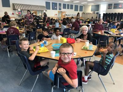 Mustang Creek Estates seniors visit Tadlock Elementary | News ...