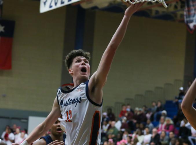10-6A boys basketball race a tight one at season’s halfway point ...