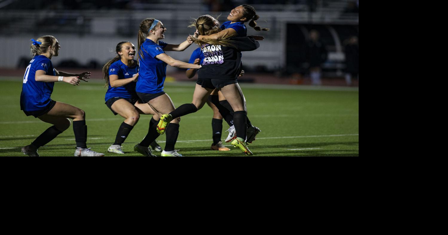 Playoff thriller: See the best photos from Hebron's dramatic come-from ...