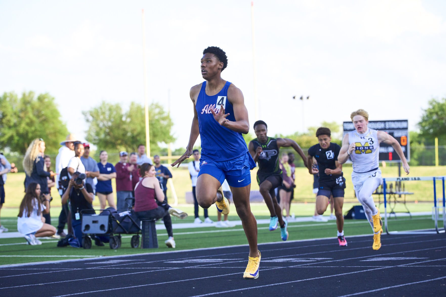 Off and running: Local track and field teams shine at district meets ...