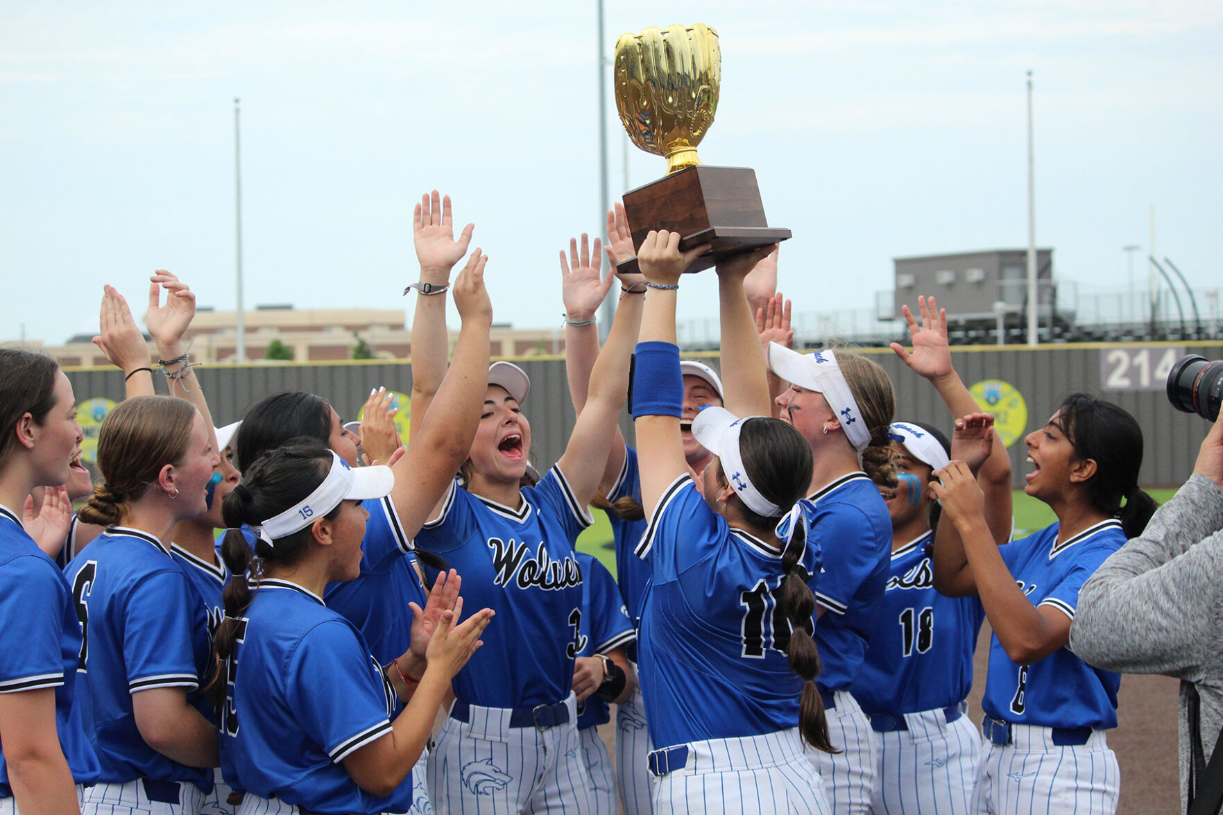 UIL softball playoffs: See when and where local teams are playing in ...