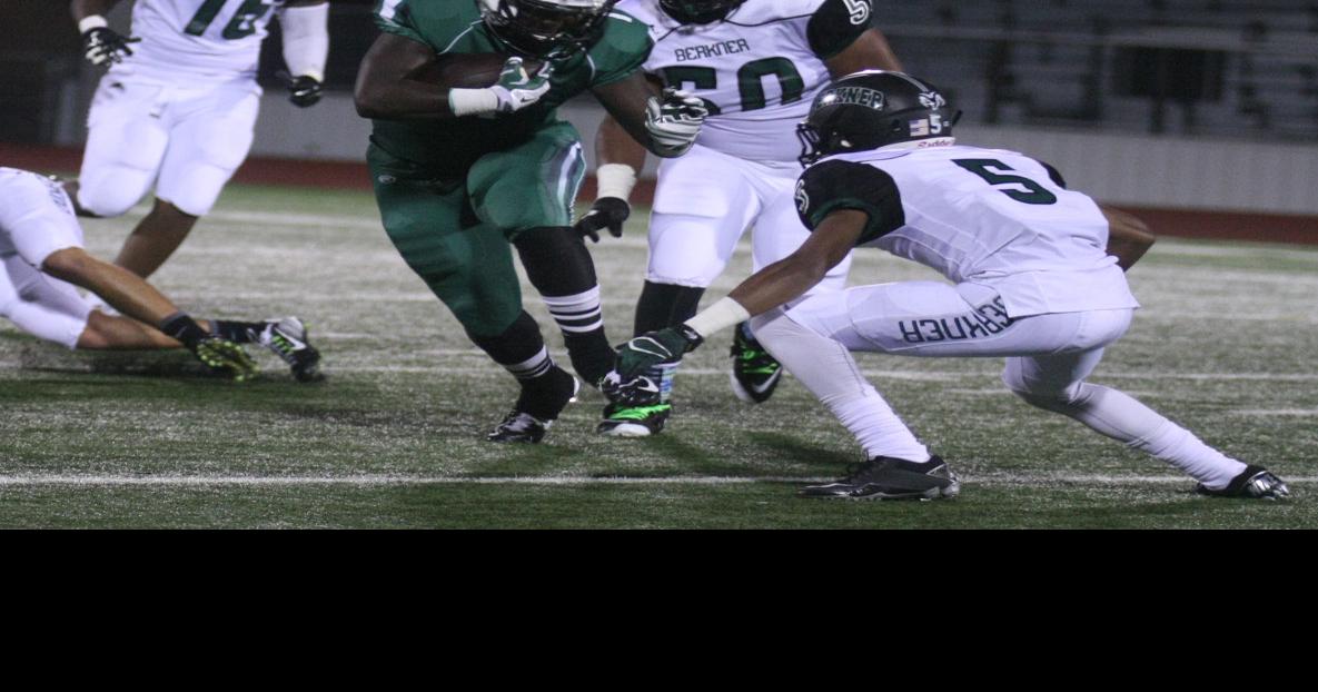 Pirates, Hawks open district with one of biggest games of 12-5A season ...