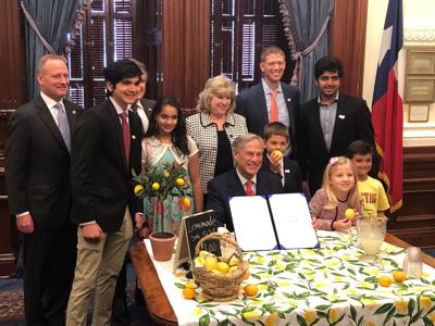 Nelson's lemonade stand bill signed into law | Flower Mound Leader ...