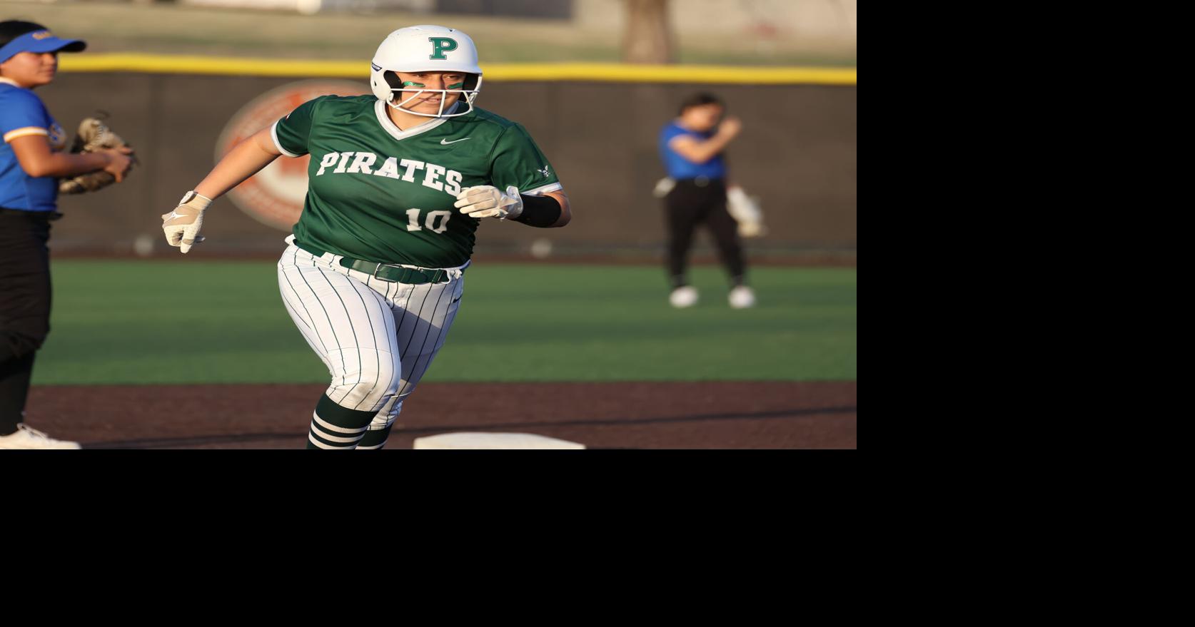 Check out these photos of Poteet's 16-0 victory over Samuell on Tuesday ...