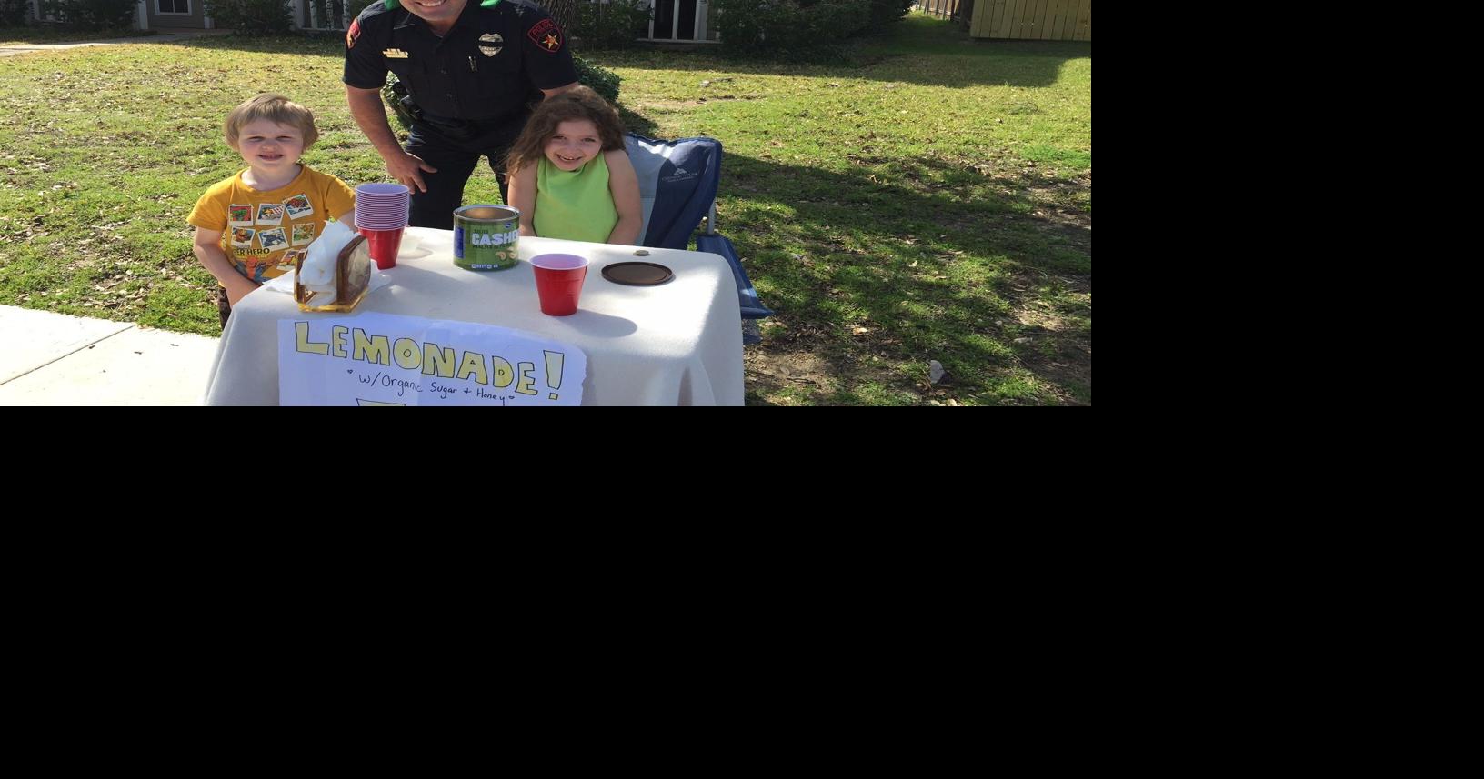 Lewisville police officer visits with local children | Lewisville ...