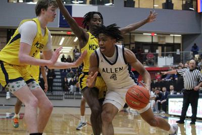 Allen shakes off deficit, outpaces McKinney in 3rd in stay unbeaten in ...