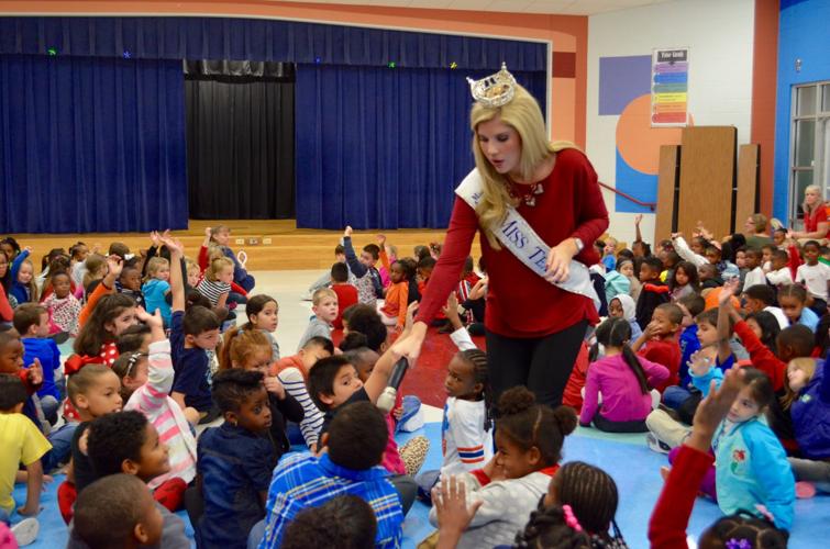 Miss Texas visits Rockbrook Elementary | News | starlocalmedia.com