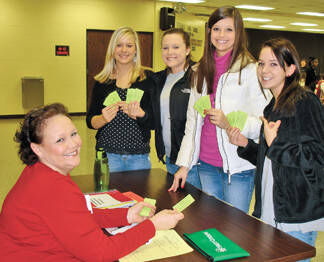 DHS Project Graduation to host Womanless Beauty Review on Friday | News ...